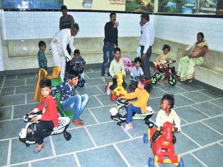 Play room started again in Bacha Hospital, 200 children play daily ...