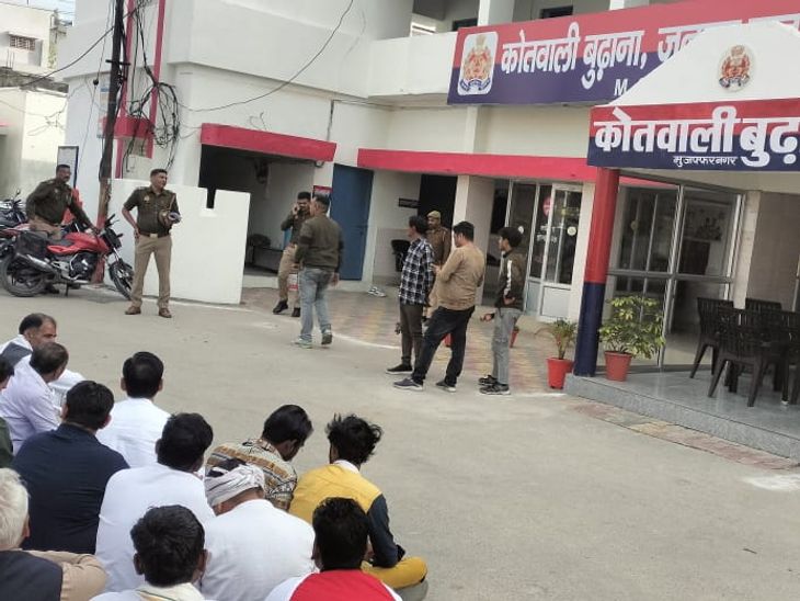 Fury among RLD workers in Muzaffarnagar, picketing in Kotwali | बुढ़ाना ...