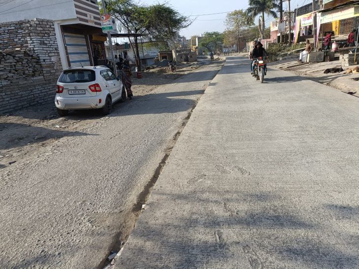 600 meter road not built in Khairabad in 6 months, lessons are not ...