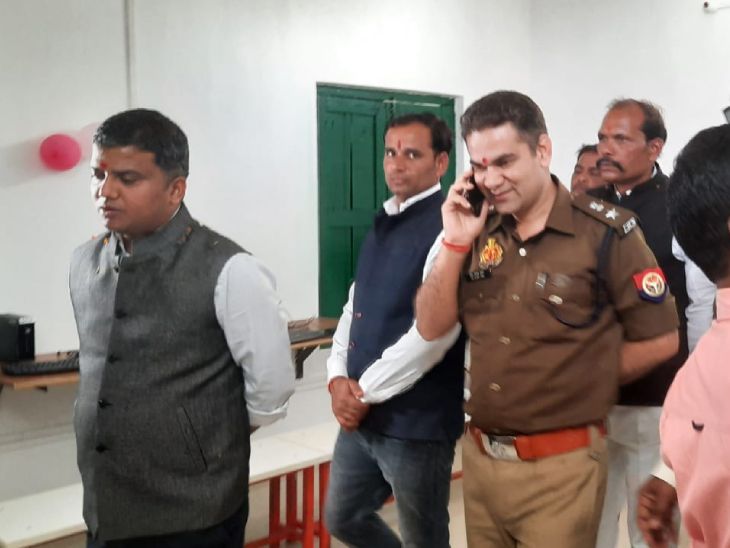 DM-SP inaugurated computer lab and library in Jaunpur | मेरा गांव मेरा ...