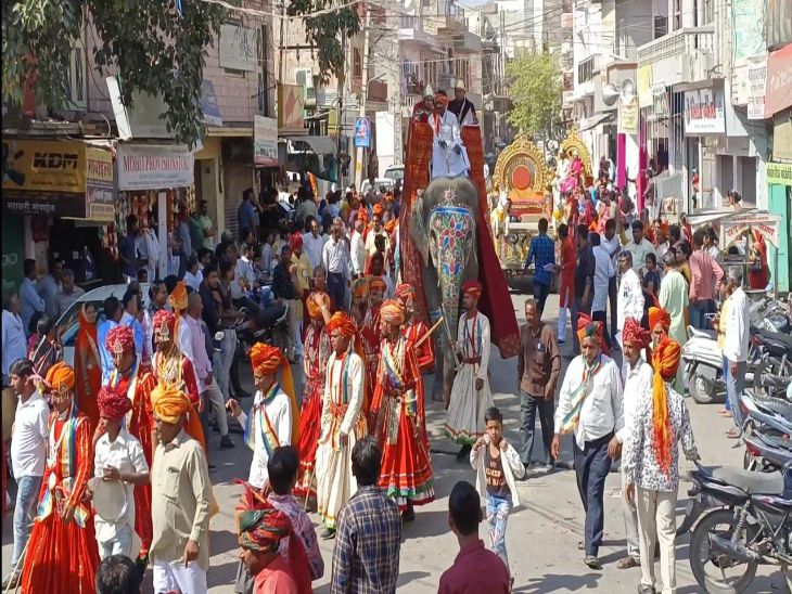 rajasthan barmer digmber jain temple The procession on elephants ...