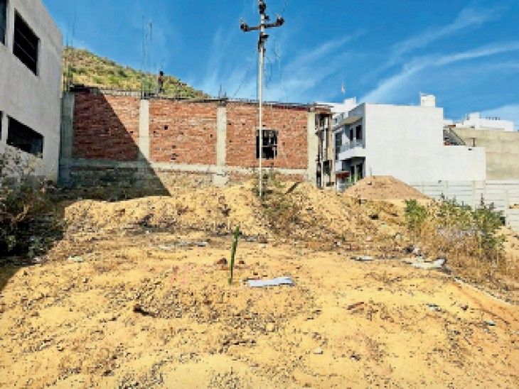 Those who buried the dead body in the colony said - this is not the ...