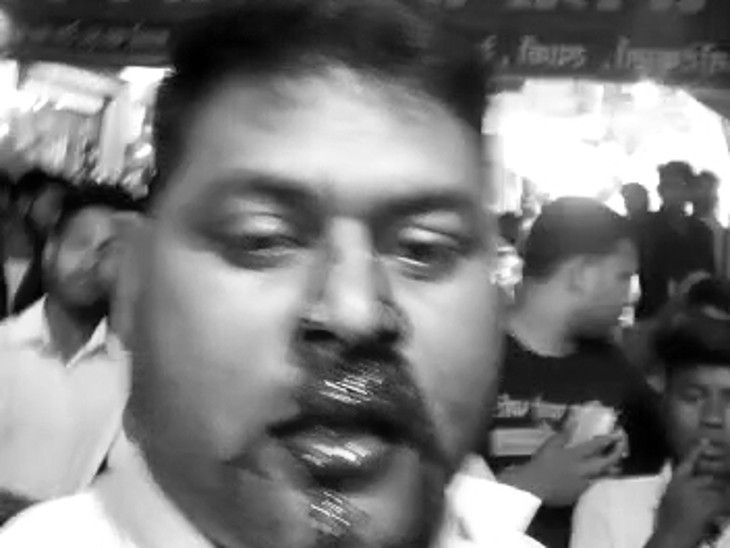 Controversy over buying shoes in Samastipur, The shopkeeper thrashed ...