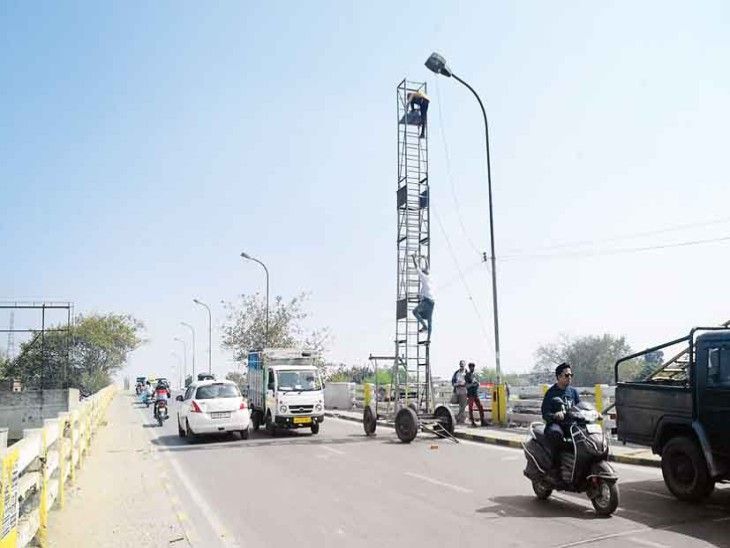 Malfunctioning street lights on Assandh Road, Gohana Road and Jatal ...