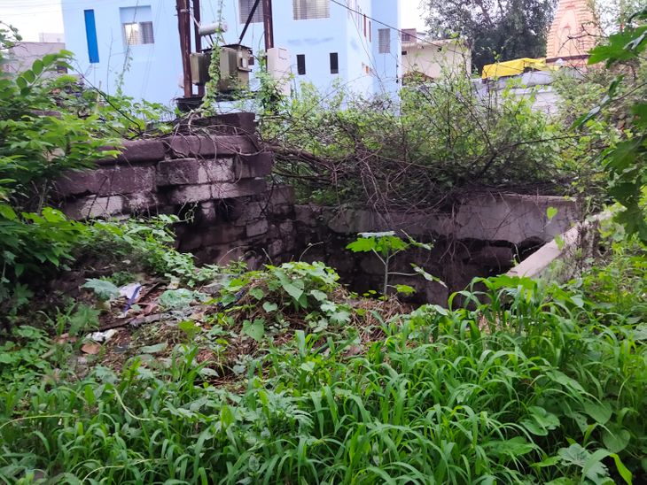 Old fashioned wells and stepwells have been converted into garbage ...