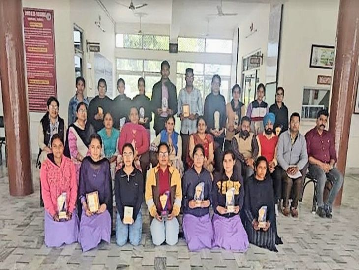 Ramandeep Kaur in collage making and Lakshmi first in carrom ...