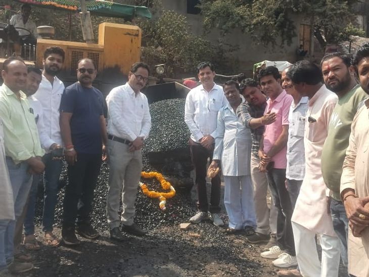 Asphalt work started at a cost of 24 lakhs of the link road connecting ...