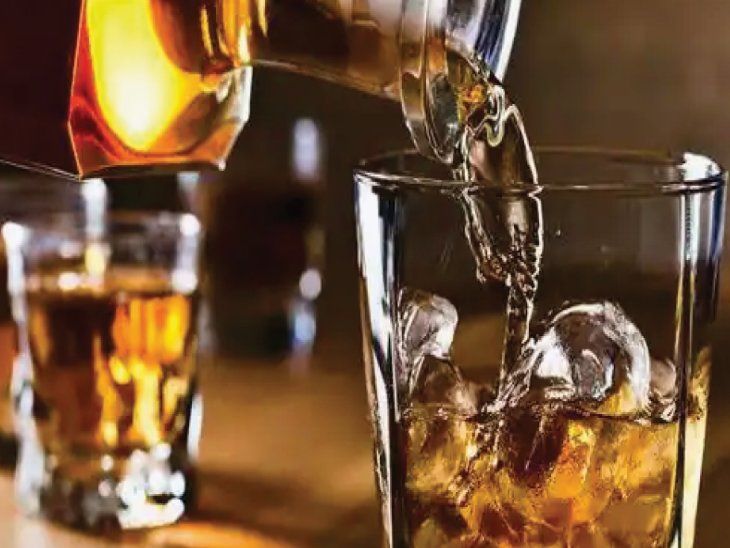 Liquor will be served 24 hours in hotels with more than 100 rooms ...