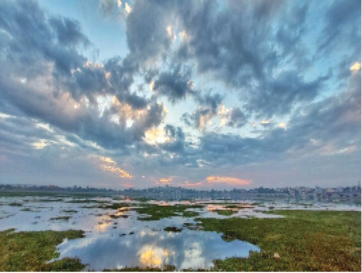 The weather turned cold due to clouds and drizzling, the temperature of ...