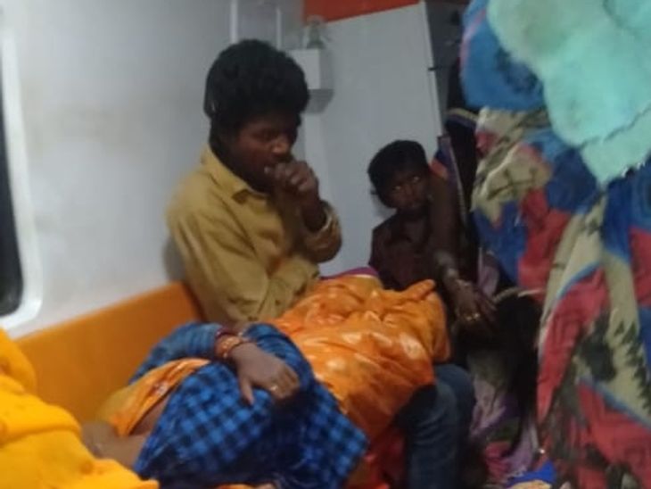 Family was returning from Kubri village to Demha, 6 injured | बढ़ौरा ...