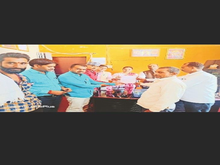 Road leading to Khedapati Hanuman temple is dilapidated, memorandum ...