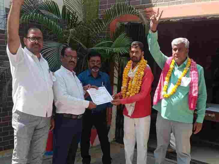 Village heads elected on 6 seats in 5 blocks; Lalit Dixit's close aide ...