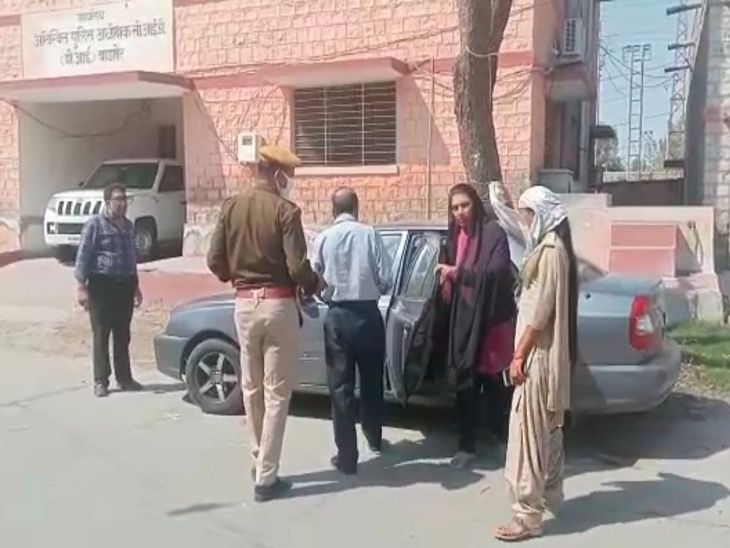 BSF caught couple of Iranian citizens on Indo-Pak border in barmer ...