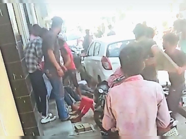 Video of attack with weapons, sticks and glass bottles viral on social ...