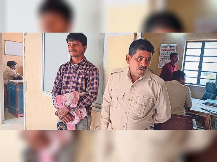 80 pieces detonator wire explosive recovered from bike trunk, one ...