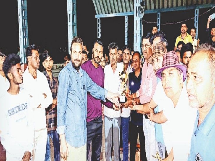 Chandanpuri defeated Piplai in cricket competition | बालाजी क्रिकेट ...