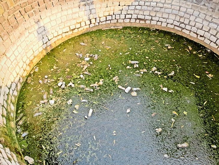 The misery of the well that quenches thirst, the garbage filled in the ...