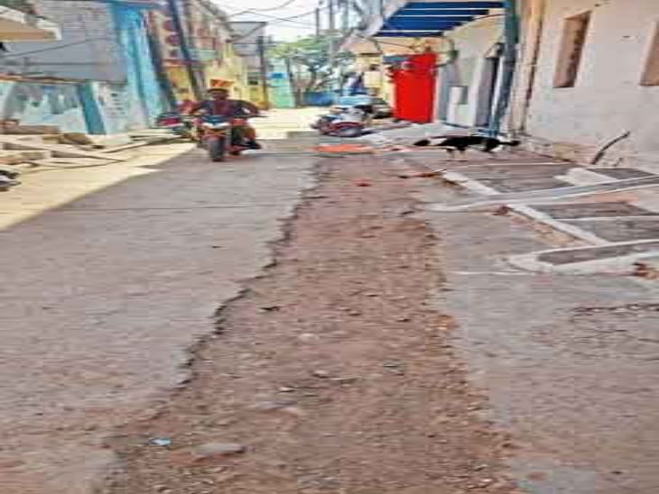 Roads dug after laying the pipeline were not repaired, traffic through ...