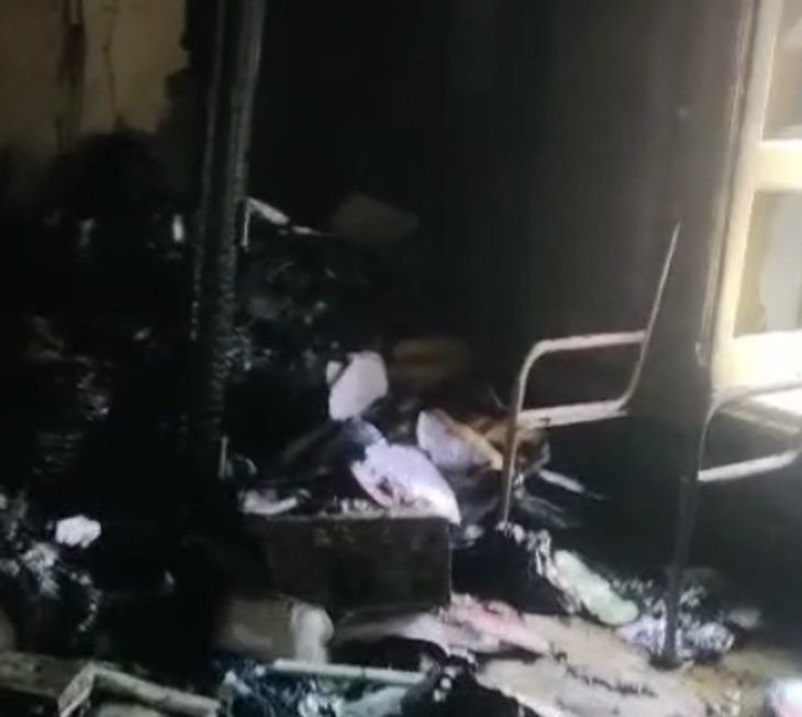 Fire broke out in the Excise Commissioner's office on a holiday, burning important records and goods