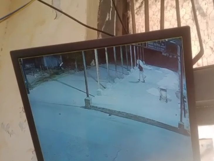 Faces are visible due to poor camera quality, away from the grip of the ...