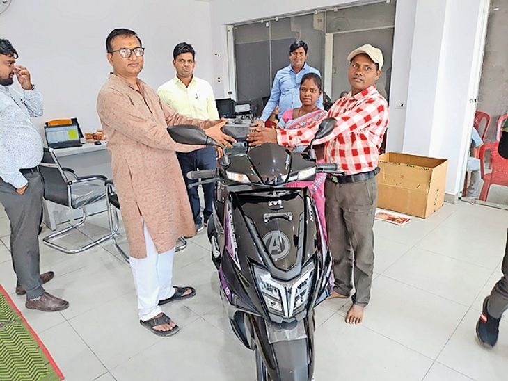 Sharda TVS Automobiles Launched | ऑटोमोबाइल: शारदा टीवीएस ऑटोमोबाइल का ...