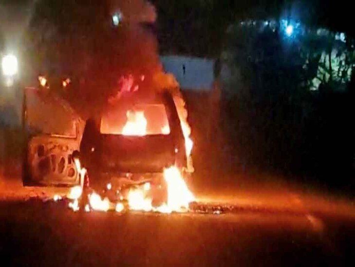 Seeing smoke rising from the bonnet, got down from the car and caught ...