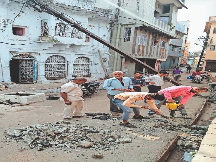 The pole fell in the night, the lines were damaged during the day, the ...