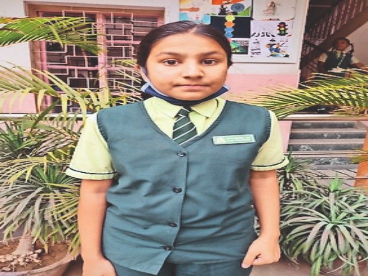 First place to Ghatika, a student of Sacred Heart School
