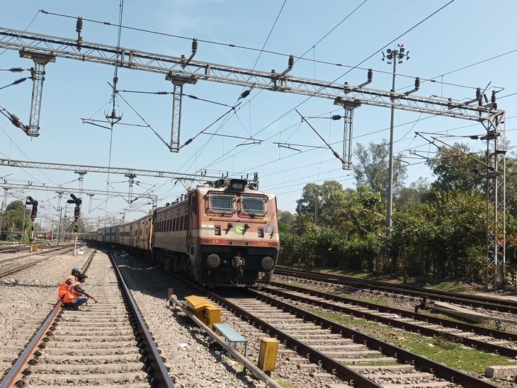 goods train reached second break from up track | घंटों बाधित रहा जबलपुर ...