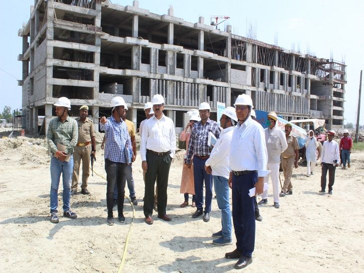 Azamgarh DM inspected university and interlocking | आगामी सत्र में ...