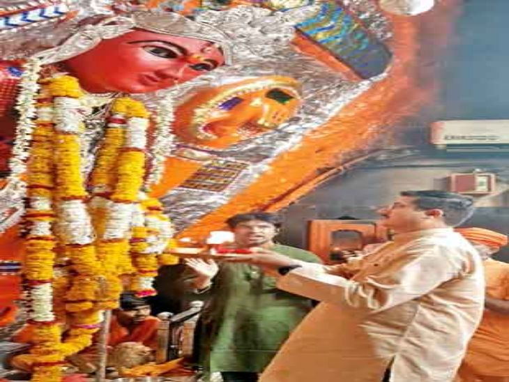 More than one lakh devotees visited Mataji on the first day at Tekri ...