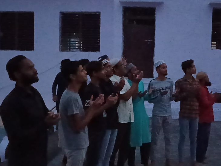 Today is the first Rosa on Zuma, Muslim brothers congratulate each ...