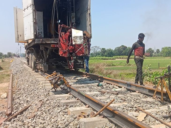 11 kilometer railway line on Hasanpur-Bithan route in Samastipur is ...