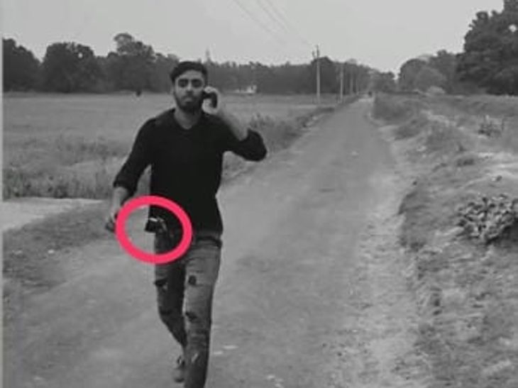 In Meerut, a young man made a reel to show tension, mobile was attached ...