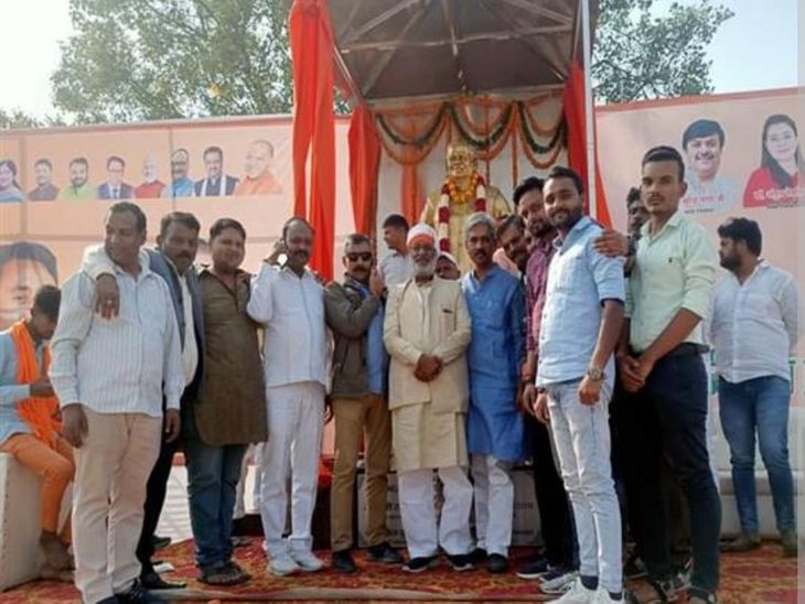 Raju Bhaiya unveiled the statue of Babuji Kalyan Singh
