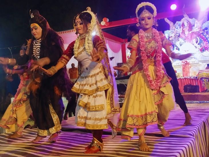 Devotees danced in the songs of Goddess throughout the night; Singer ...