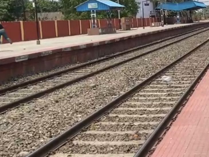 Patch between Aurihar-Bhatni rail section, due to doubling, the route ...