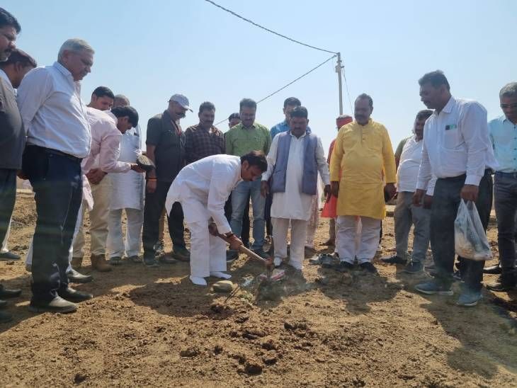 Bhoomi Poojan of Animal Hospital building in Basaman Mama Van Vihar ...
