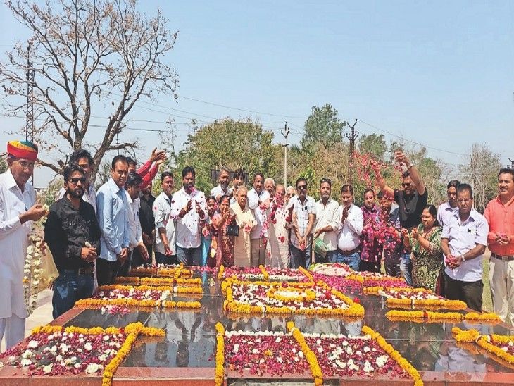 Tribute paid to former Chief Minister Haridev Joshi
