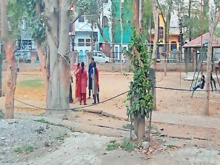 10 parks of Sector-1 were handed over to RWA, the contractor himself ...