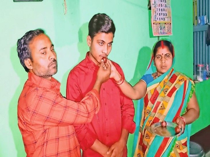 Two girls and five boys in top three; Children of grocery shopkeepers ...