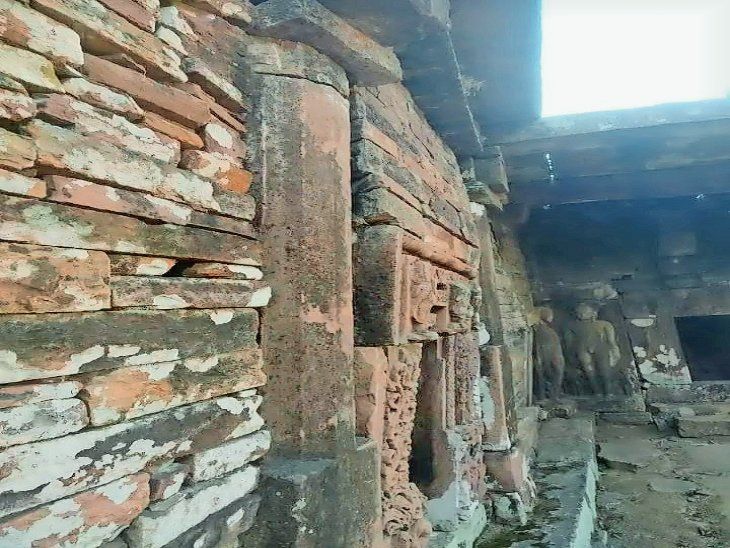 Many of the 25 altars in the Baroh Jain temple are on the verge of ...
