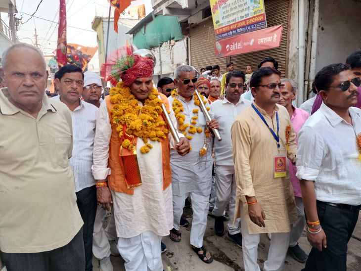 MLA Shashank Bhargava came out with a hammer in his hand; Hanuman of 12 feet was the center of ...