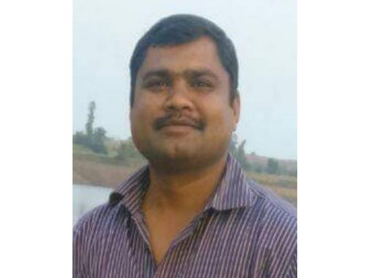 Dinesh Sonratia of Sardarpur was made Tehsildar of Manawar | धार ...