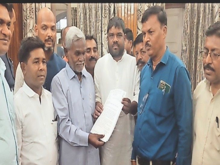 SC Morcha handed over a five-point demand letter to the minister | पांच ...