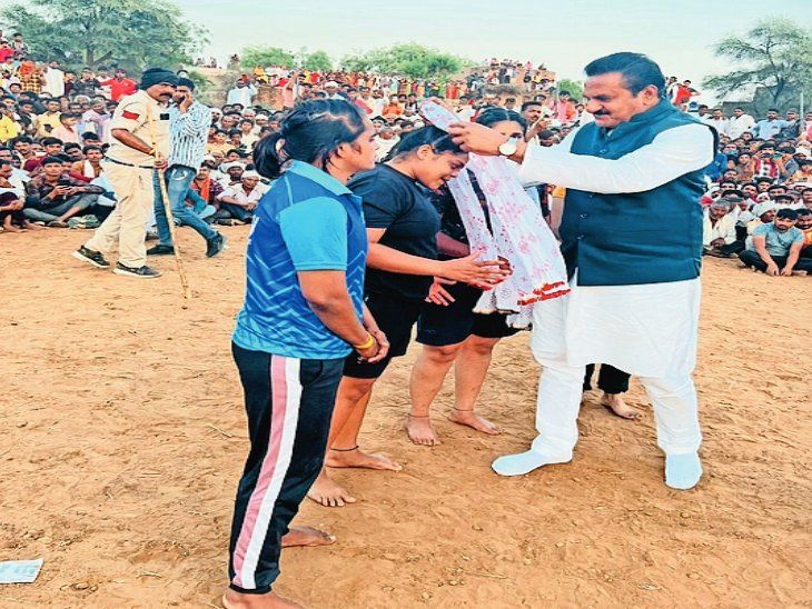 National wrestler Punjab's Rani Rana defeated Bhopal's Vimla | कुश्ती ...