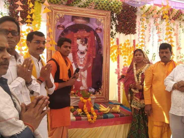 A huge crowd thronged to receive the offerings, Jai-Jai Ram, the temple ...