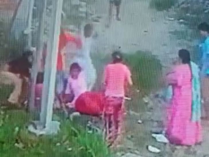 After an argument over a minor issue, the women started beating with ...