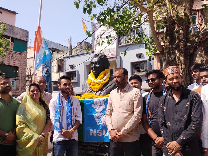 Wreathed on the statue of Indira Gandhi in Indira Park; Took many ...