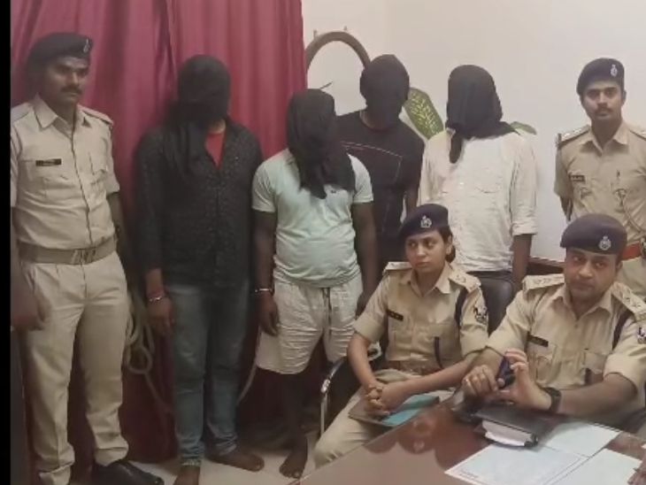 Police action in Begusarai - Liquor smuggler arrested along with ...